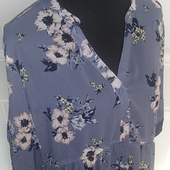 torrid | Tops | Pretty Lexie 34 Sleeve Blue Floral Print Top Sz2 | Poshmark